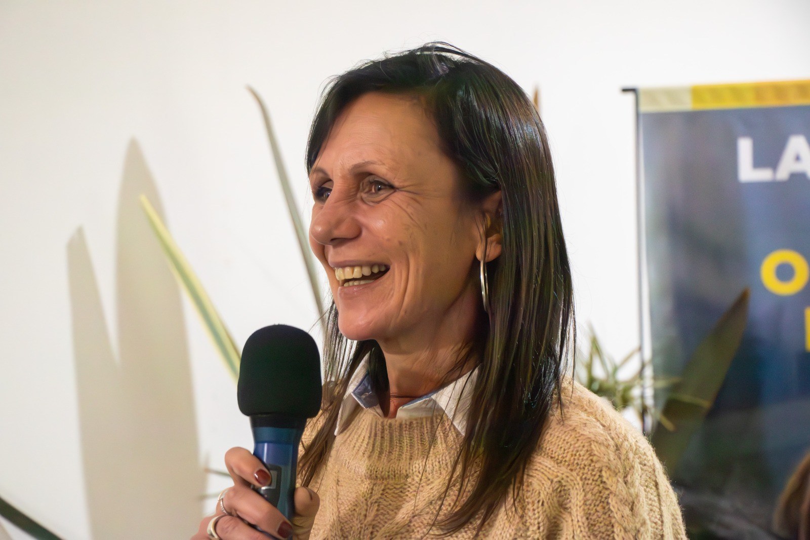 Clarisa Armando presentó ante una gran cantidad de vecinos sus ...